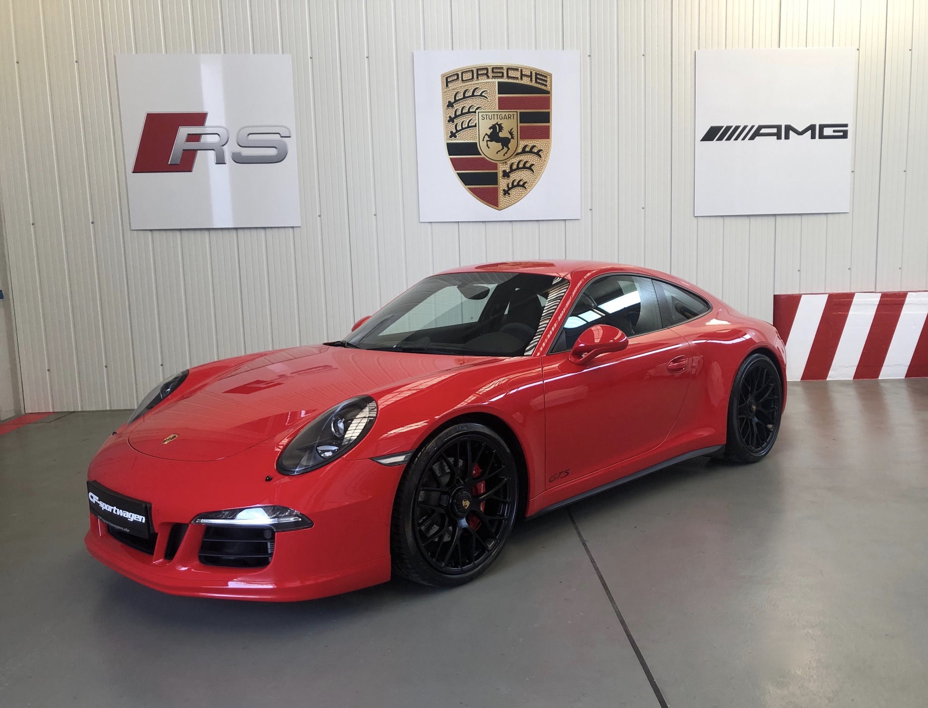 Porsche 991 Red Interior