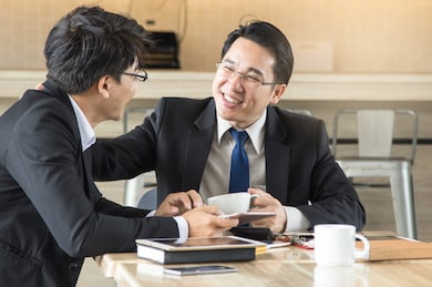 Ingratiate Definition