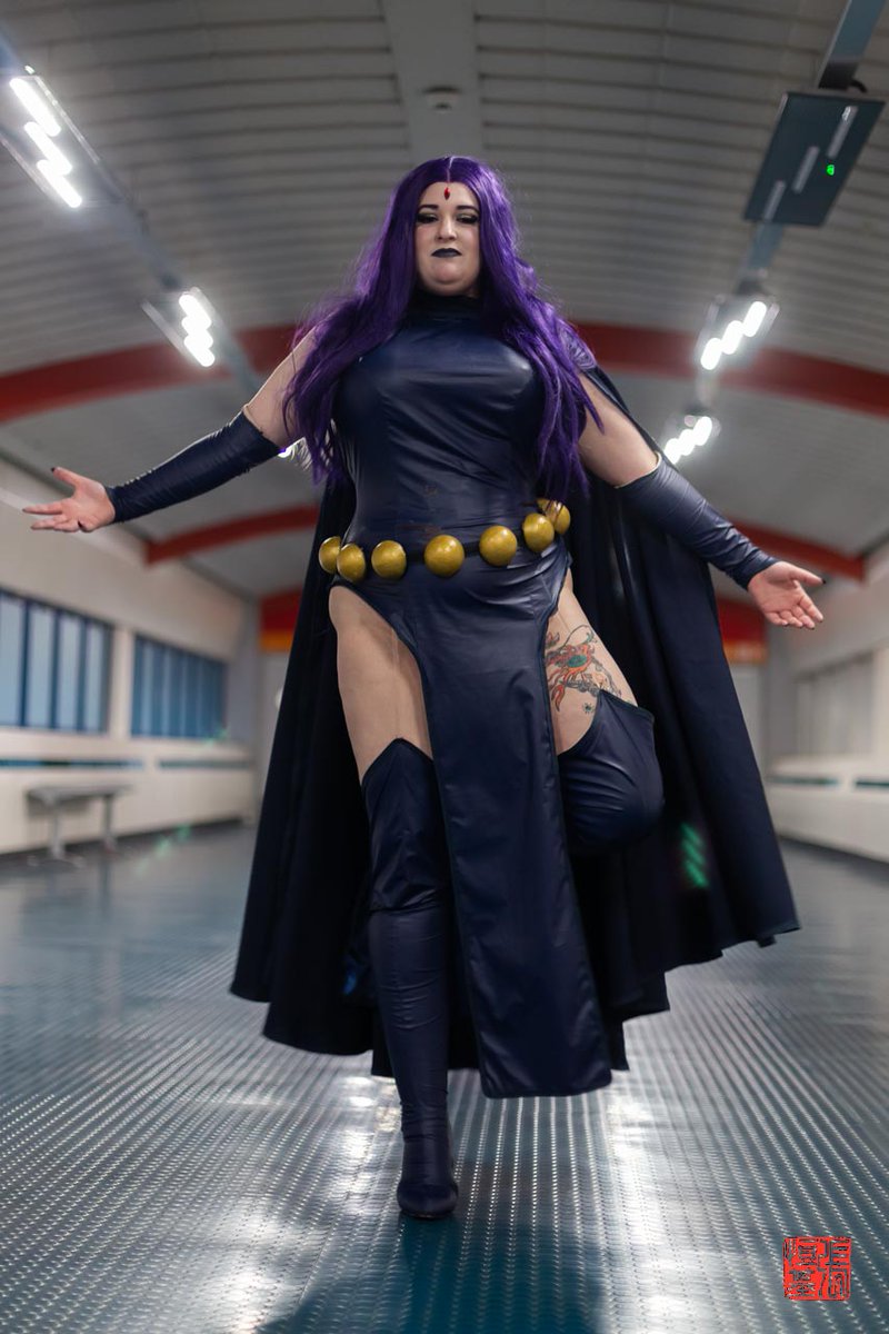 Raven Cosplay Titans