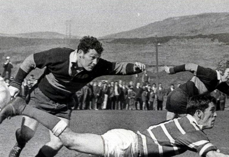 "A hugely influential coach and a top rugby man." Remembering Leighton ...