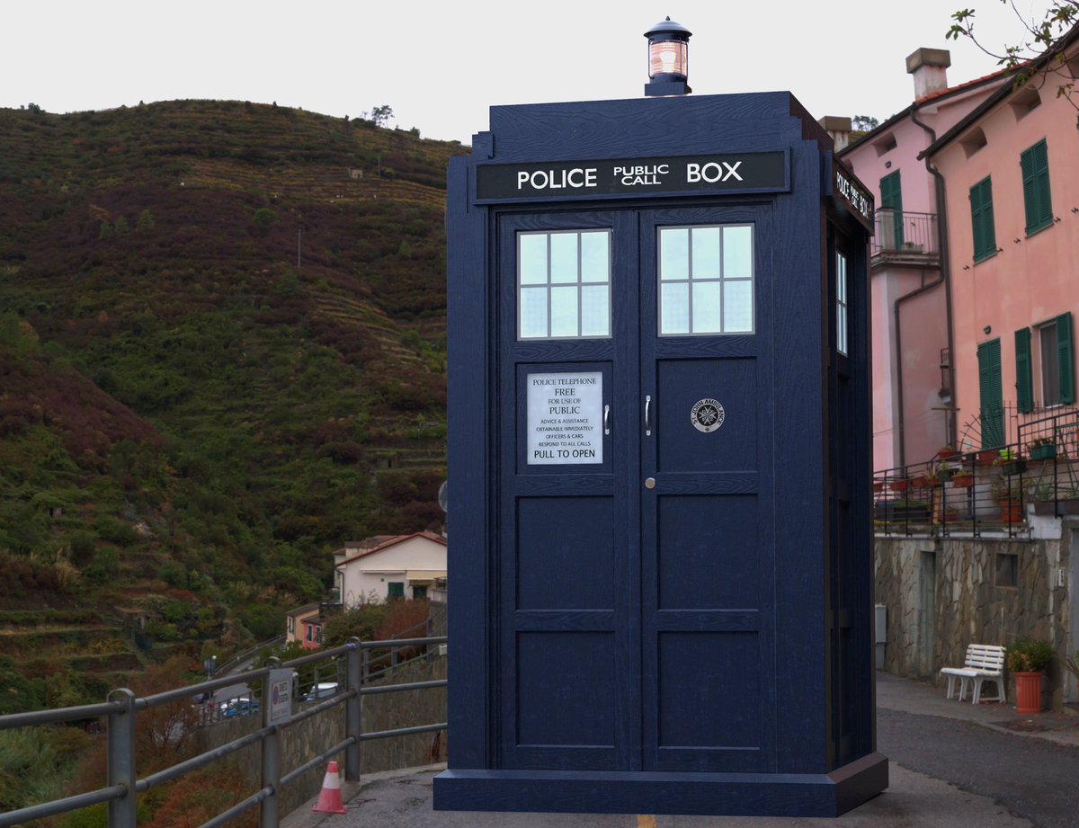 Eleventh Doctor Tardis Exterior
