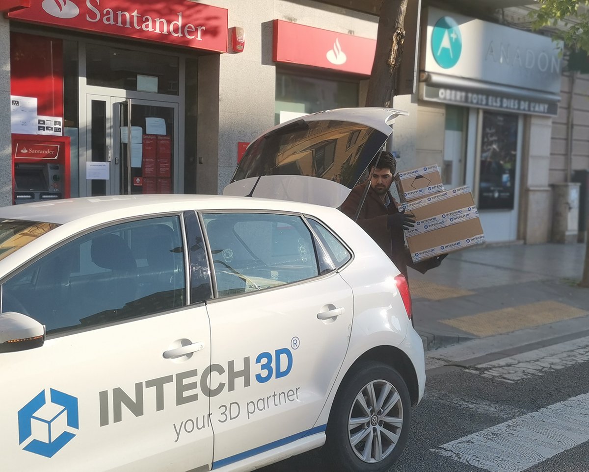 INTECH3D on Twitter: "¡Primera entrega de viseras protectoras a la Associació de Farmacèutics ...