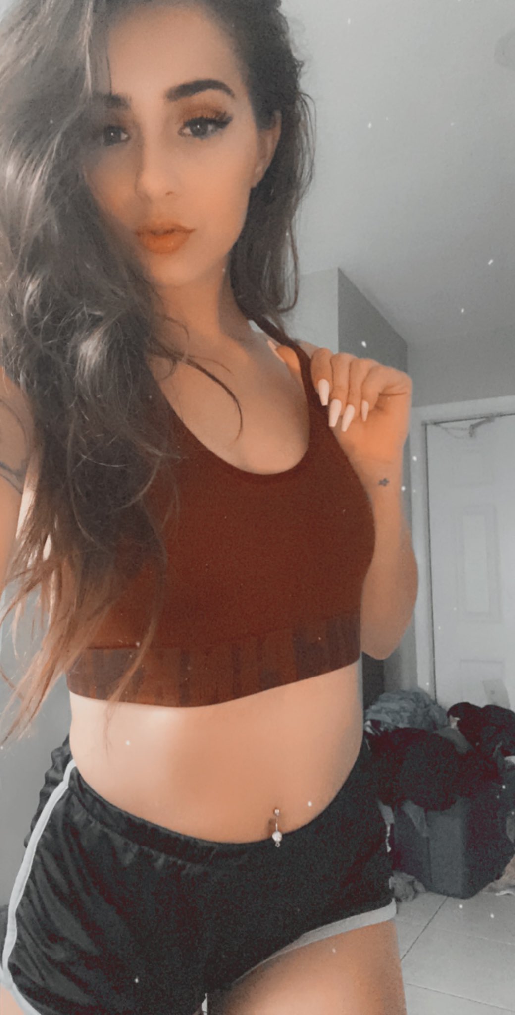 Sofie_Reyez on Twitter: "Fuck me like you Love me then LEAVE 🥰😘 https://t.co/2B9YydFp57" / Twitter