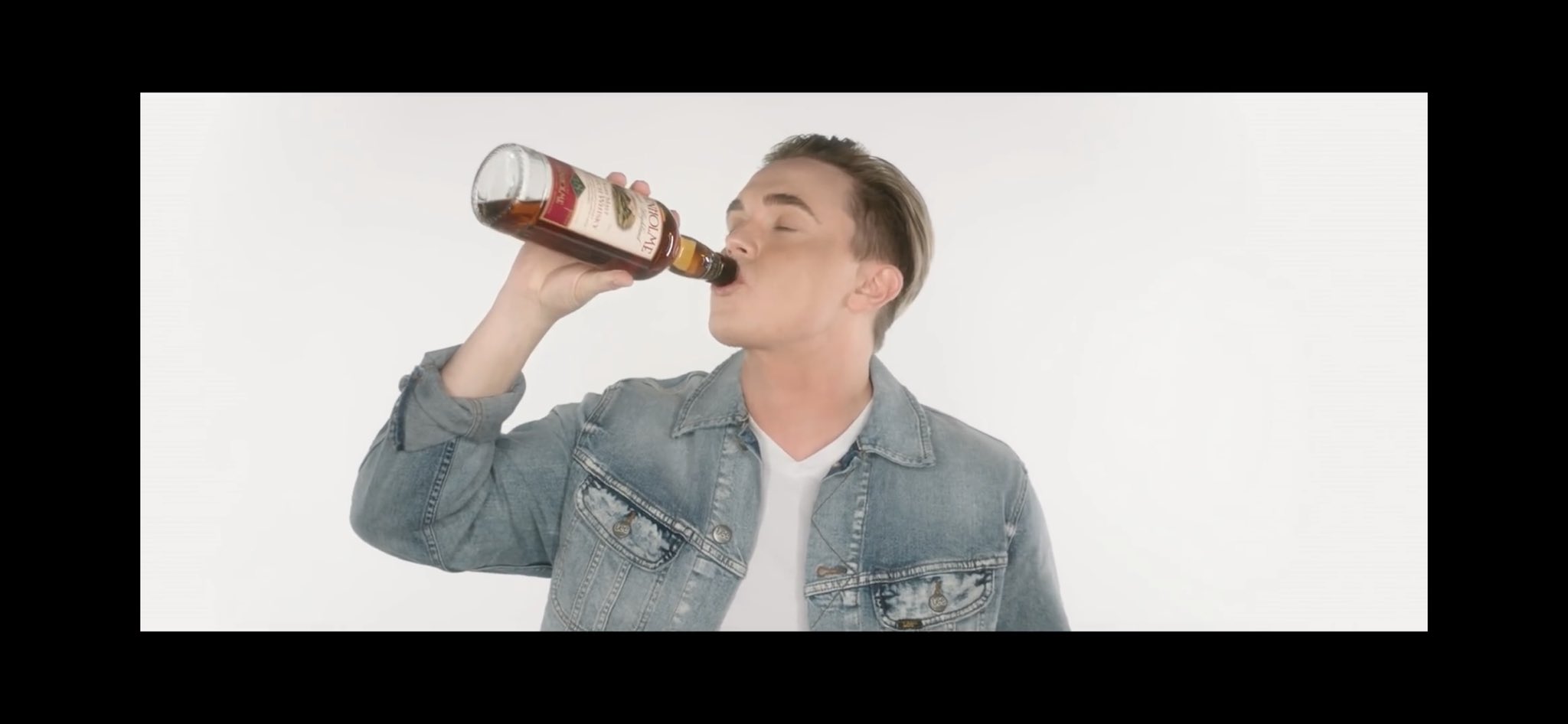 Jesse Mccartney Drinking