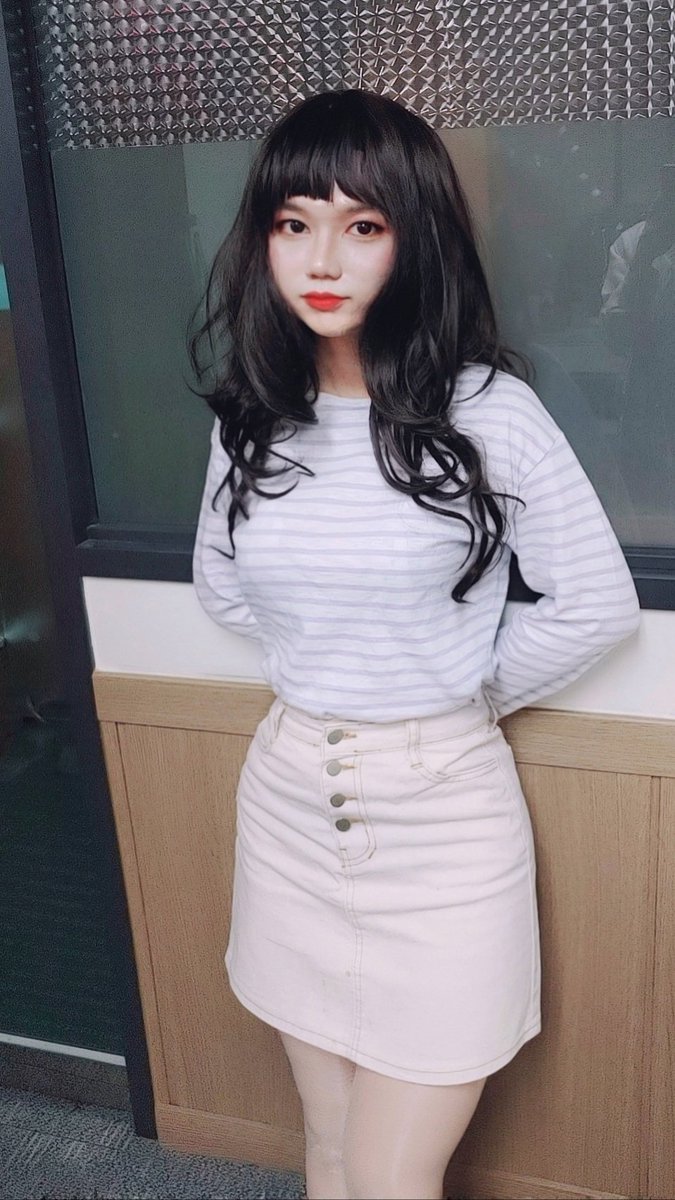 흐으...과제 힘들어요..ㅜㅜ GOBUGI🎀 @gobugi0