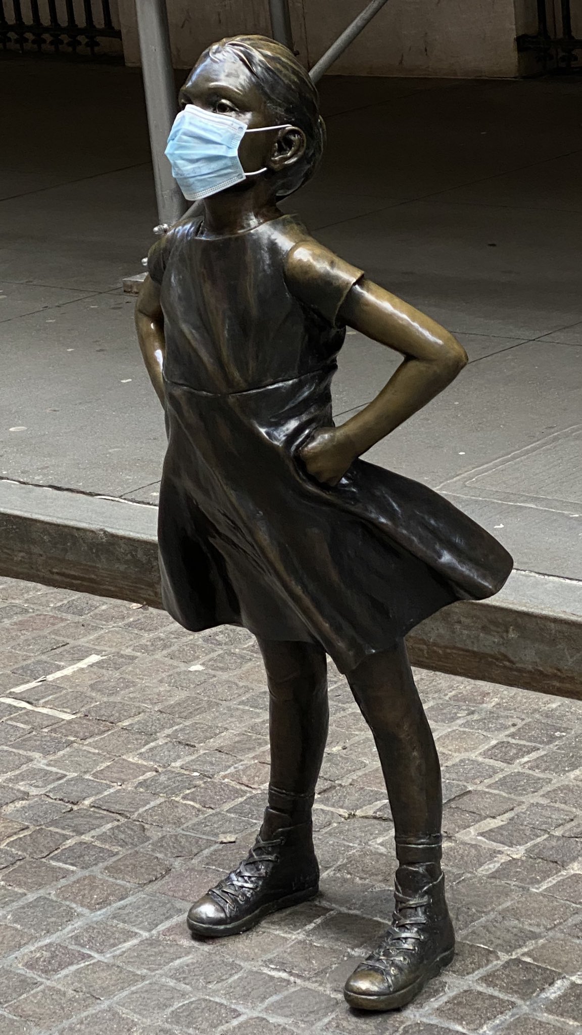 Stephen Brennan on Twitter: "The #FearlessGirl stares down @NYSE in the midst of #COVID19 and ...