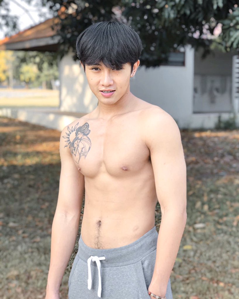 เสพติดผู้ชาย™️ on Twitter: "“ซาลาเปาเซเว่น ไม่น่าจิ้มเล่นเท่าแก้มยูว์” 👱🏻‍♂️😍🥰 ll ig : nx.apollo ...
