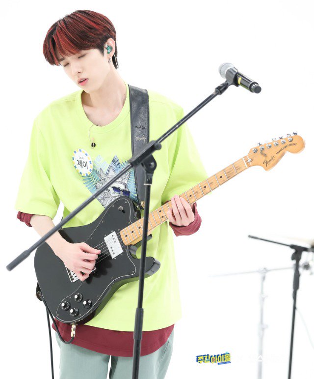 🦋 on Twitter: "Known well as DAY6's lead guitarist but as the oldest member? YES he is the hyung ...