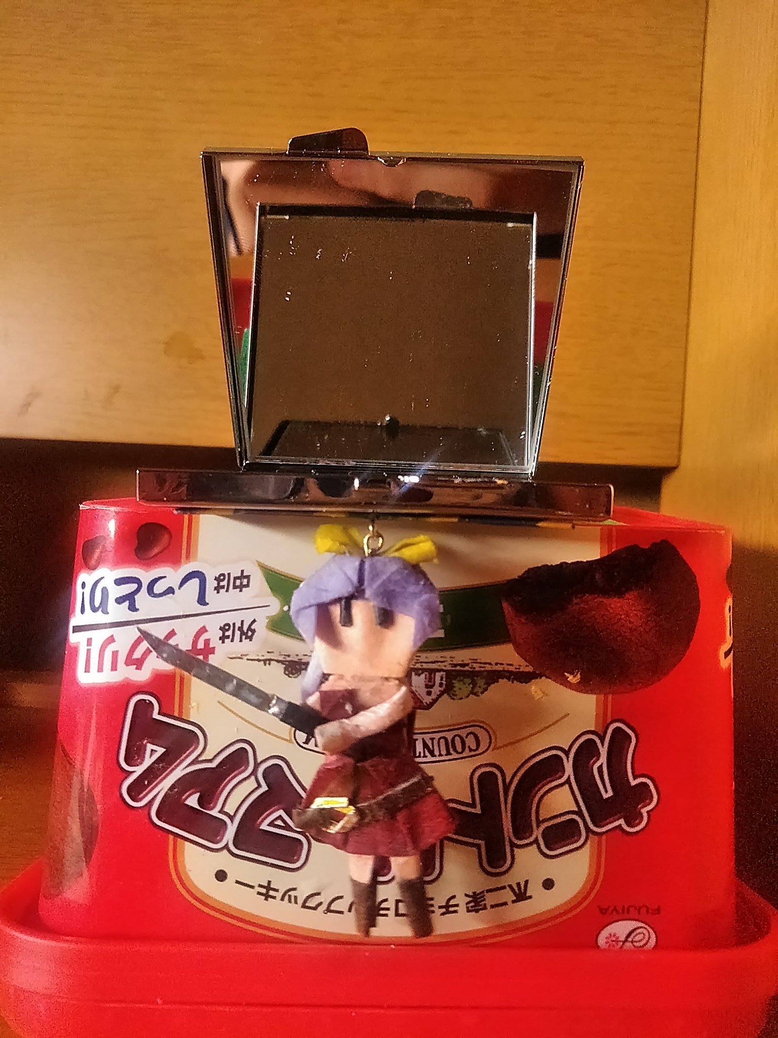 折り紙折るよ On Twitter 綿月依姫のミラーケースを 作りました 綿月依姫の部分は可動式なので ミラーケースを持つだけで 儚月