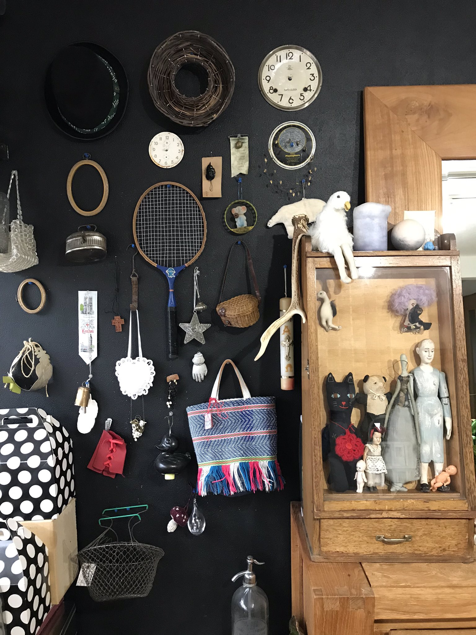 atelier-fiore on Twitter: "#函館の部屋充 アトリエfioreの2階の作業したり教室したりしてる部屋のドレッサー周りがお気に入り。 大きい鏡は古材で出来てます。…