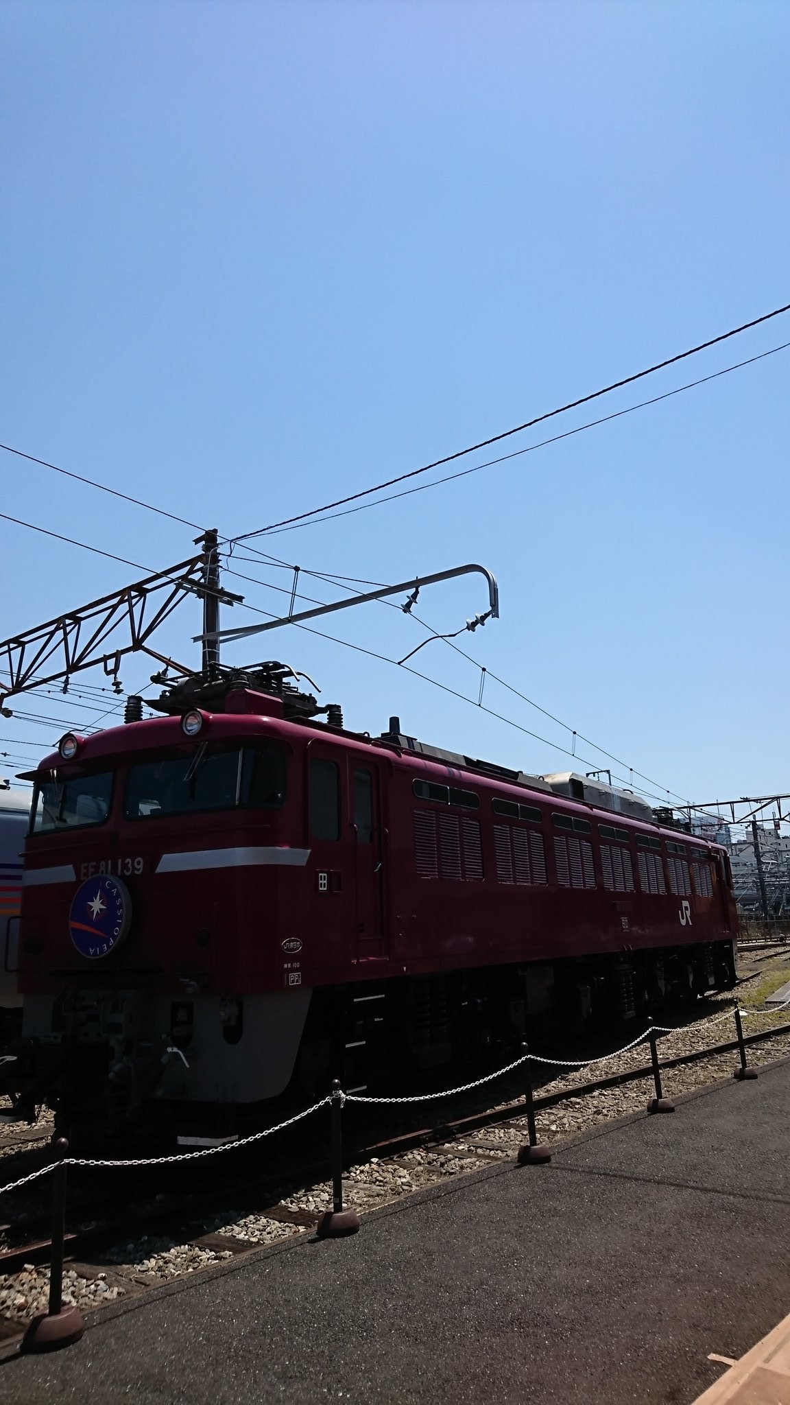 崎の人 on Twitter: "これどう？ 秋田総合車両センター公開 2011.10.15 カシ釜の並び EF81 79 EF81 99 https://t.co/oaElRBUPIV ...