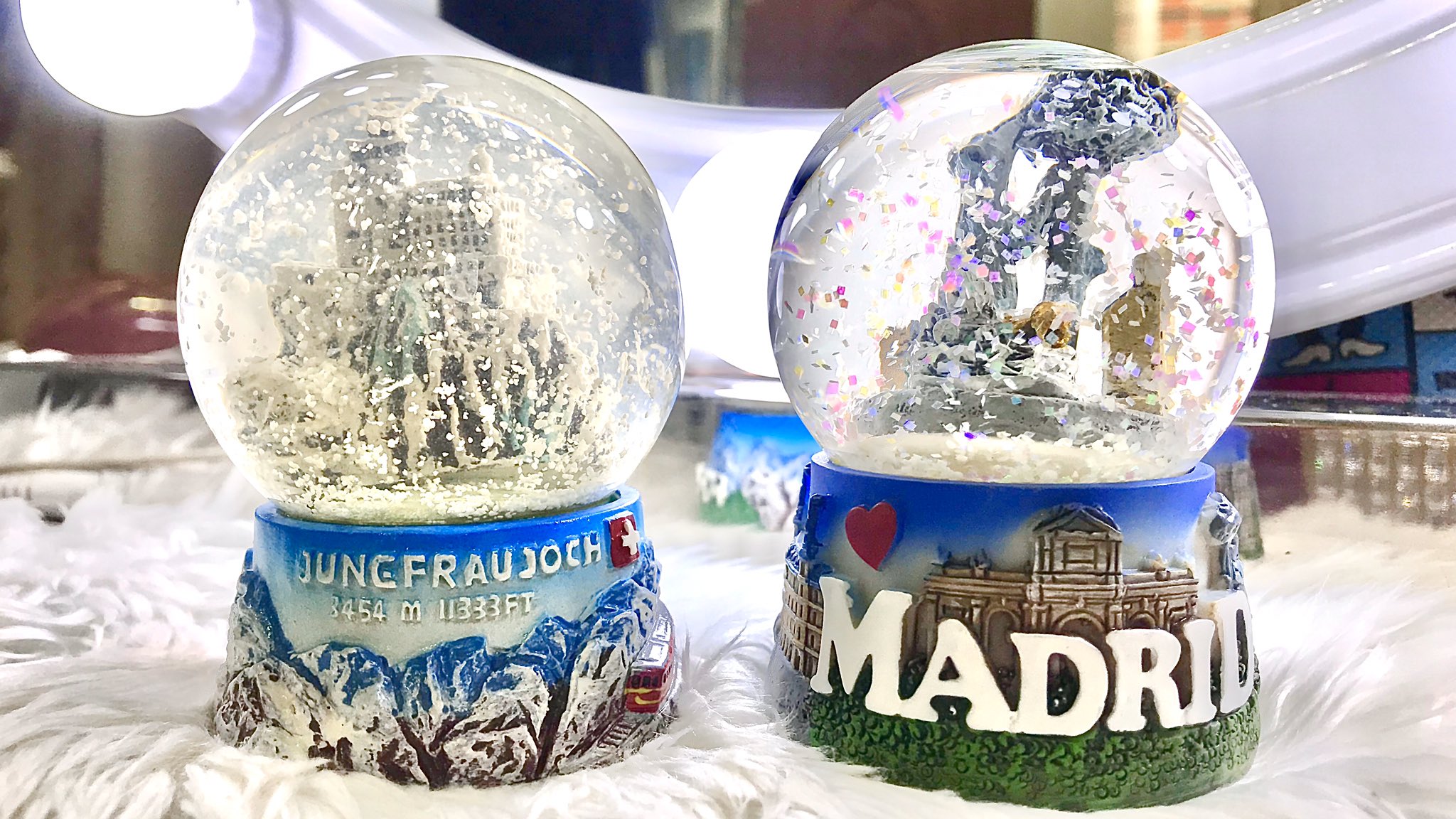 เก่งภาษาอังกฤษแบบเด็กจบนอก on Twitter: "แจก Snow Globe 2 เมืองไปเลยคร่า ...