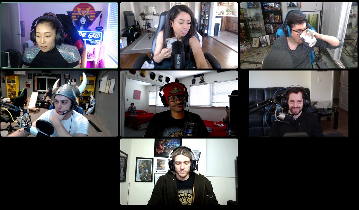 Mari And Sohinki Kiss