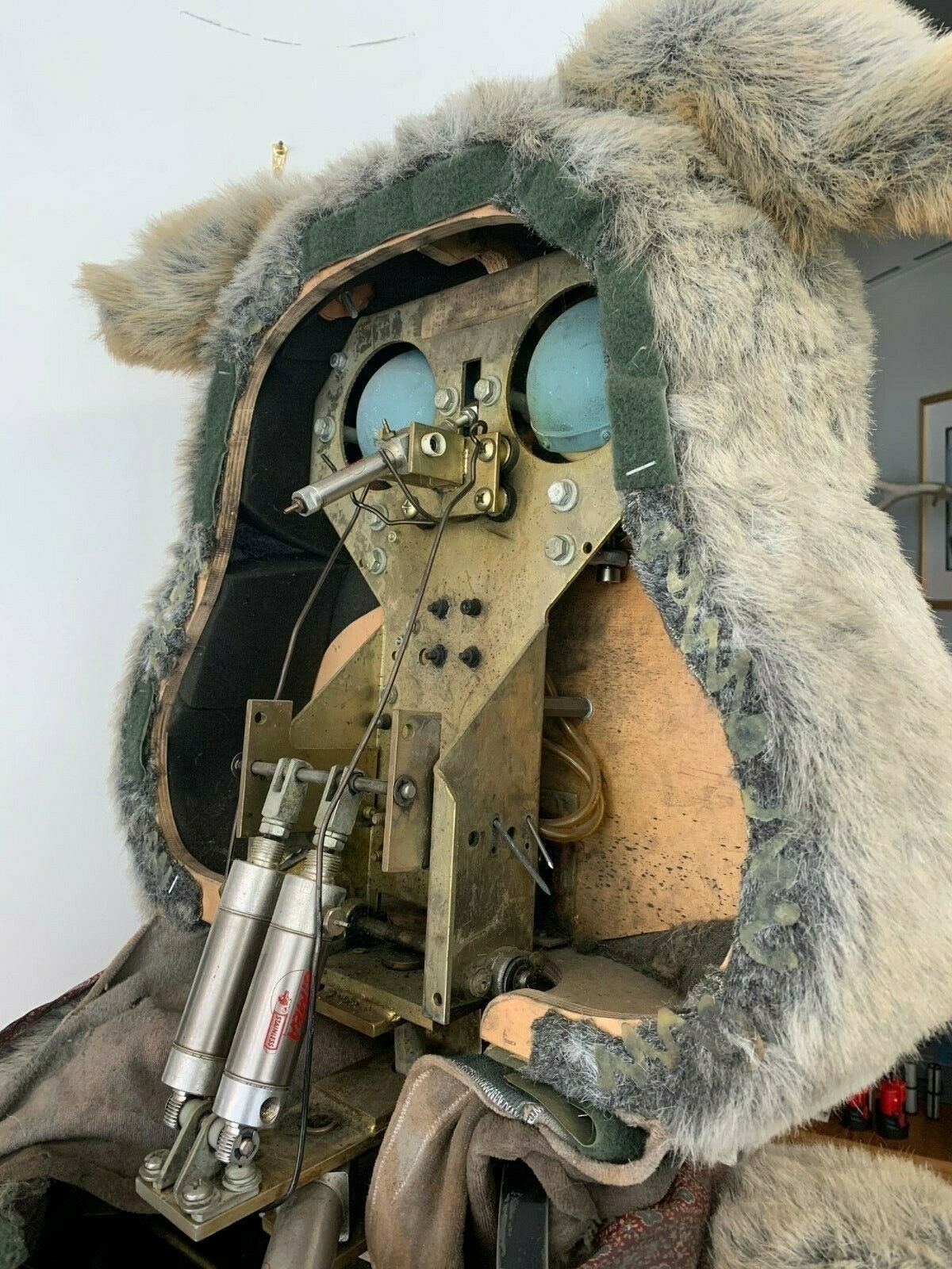 Chuck E Cheese Animatronic