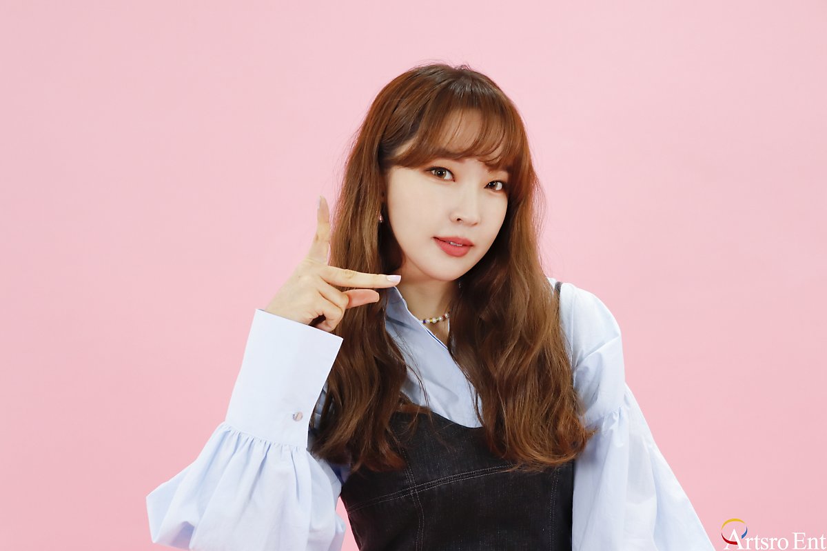 Jeon Jiyoon Source on Twitter: "📸 Behind the scenes of #MAGAZINEYOON Episode 4 🔗 https://t.co ...