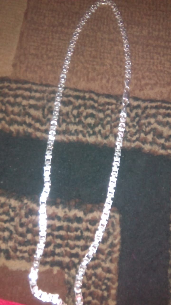 Cash money silver chain store