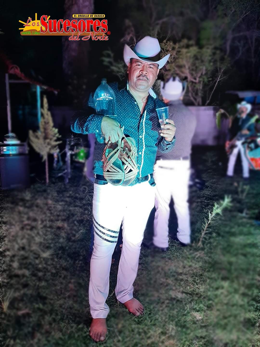 Gaymaduro on Twitter: "Mi amigo fernando... que chulos pies de macho se carga https://t.co ...