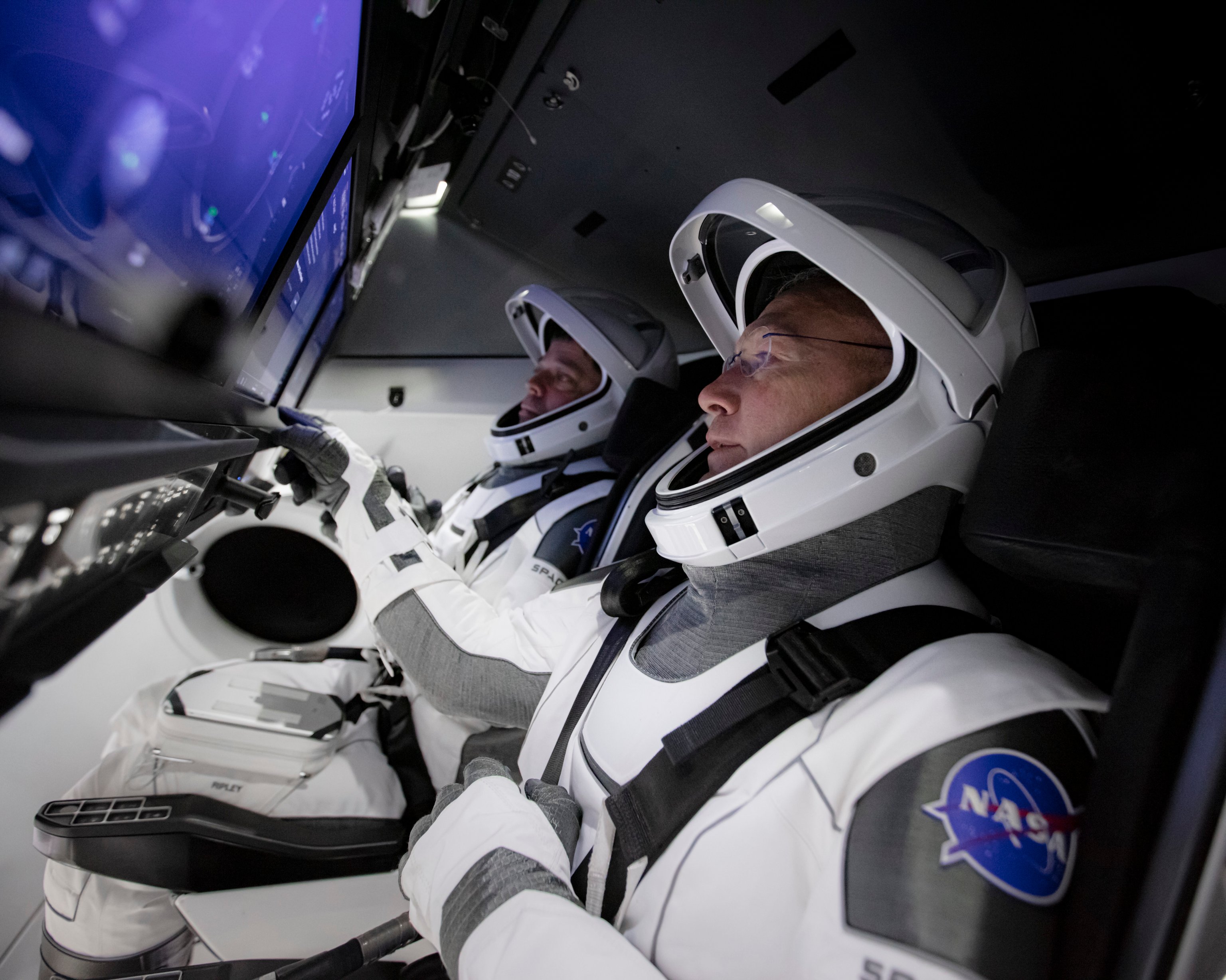 SpaceX, Parte la prima navicella spaziale con astronauti a bordo ... SpaceX, Parte la prima navicella spaziale con astronauti a bordo ...