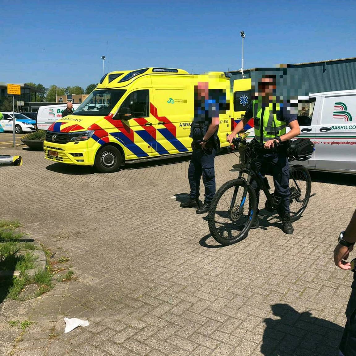 Melding ambulance Rotterdam - Oozo.nl
