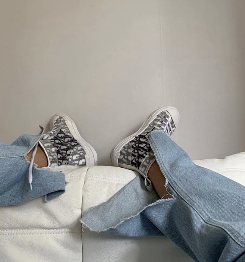 Fan Outfits Account On Twitter
