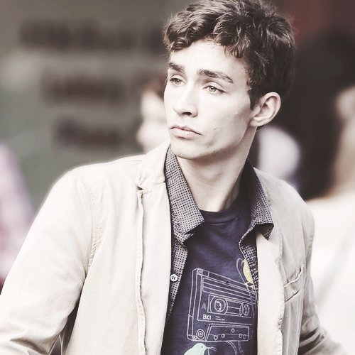 Simon Lewis Robert Sheehan