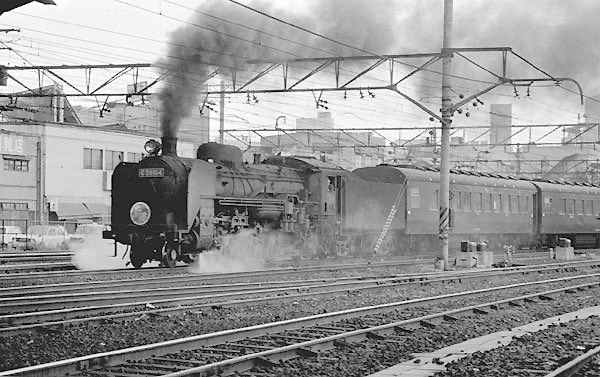 三河高原鉄道 on Twitter: "5月9日は【 #C59の日 】 ①広島駅を発車するC59164牽引の上り寝台急行「安芸」東京行。 ②広島第二機関区に駐機するC59161 ③糸崎機関区 ...