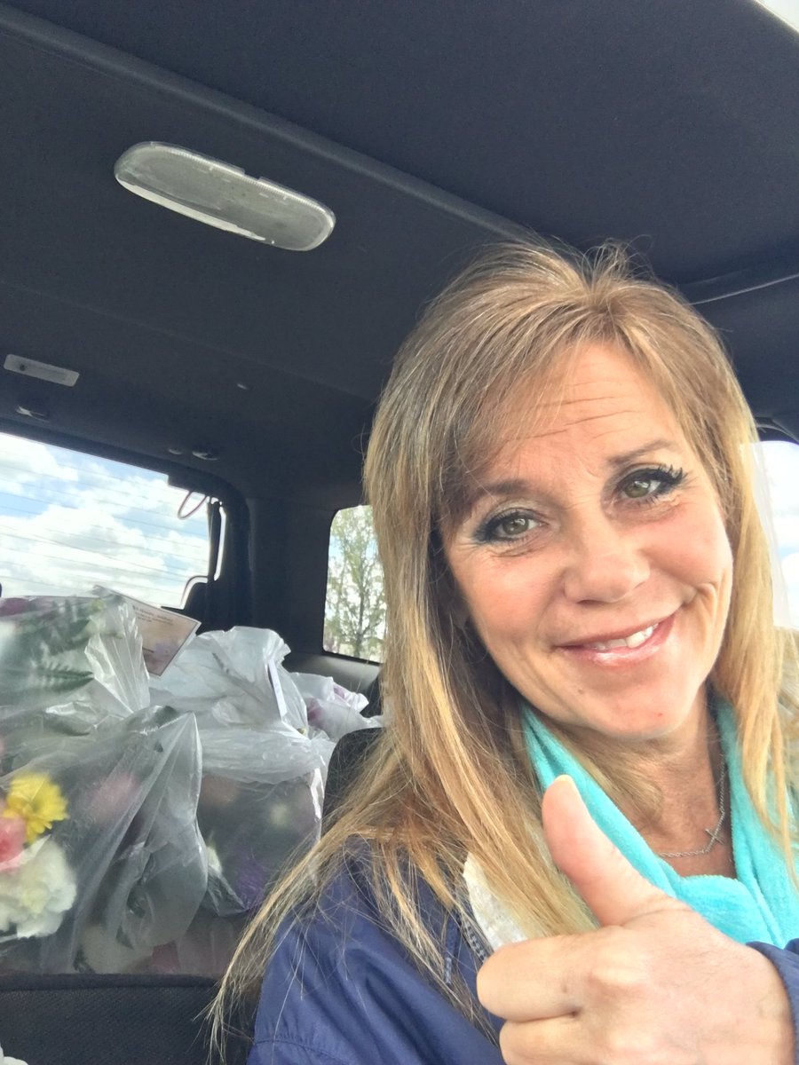 Molly Flowers's Instagram, Twitter & Facebook on IDCrawl