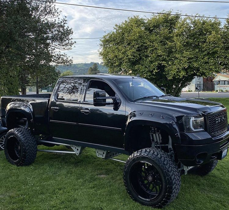 Big Lifted Custom Trucks