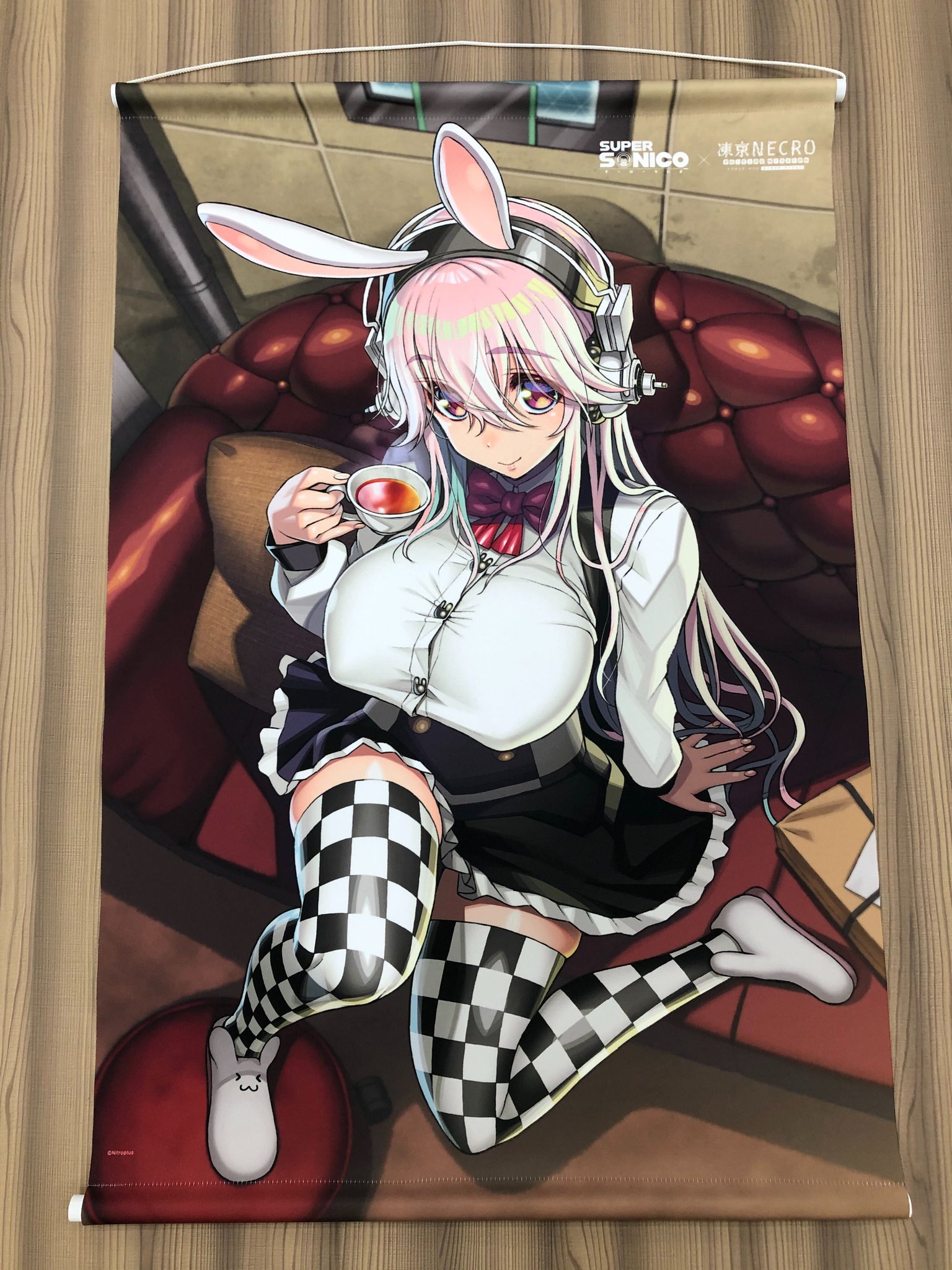 ニトロプラスオンラインストア On Twitter 「すーぱーそに子×凍京necro<トウキョウ・ネクロ> Suicide Mission コラボb2タペストリー」のサンプルをパチリ