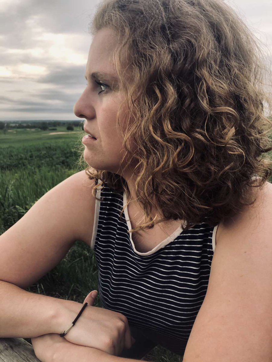 Sara Bee's Instagram, Twitter & Facebook on IDCrawl