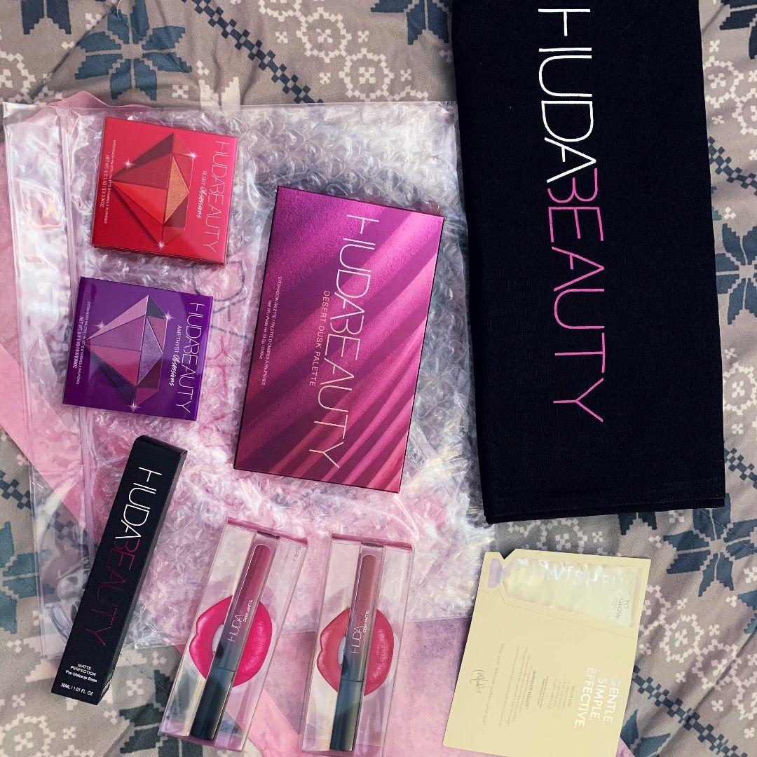 Kik Acvdo on Twitter: "Finally got my huda beauty mystery bundle # ...