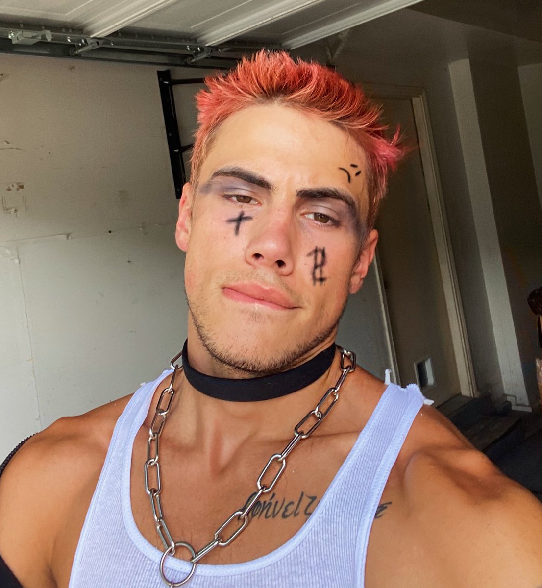 Aaron Fuller's Instagram, Twitter & Facebook on IDCrawl