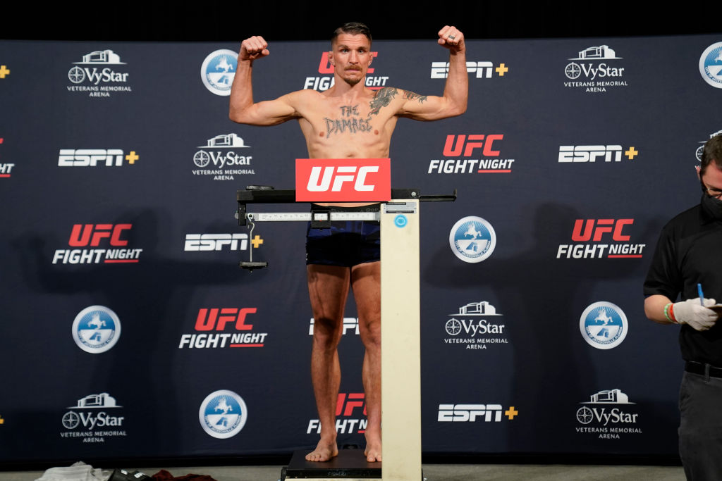 Darren Elkins has now tied Max Holloway for most fights in UFC ...