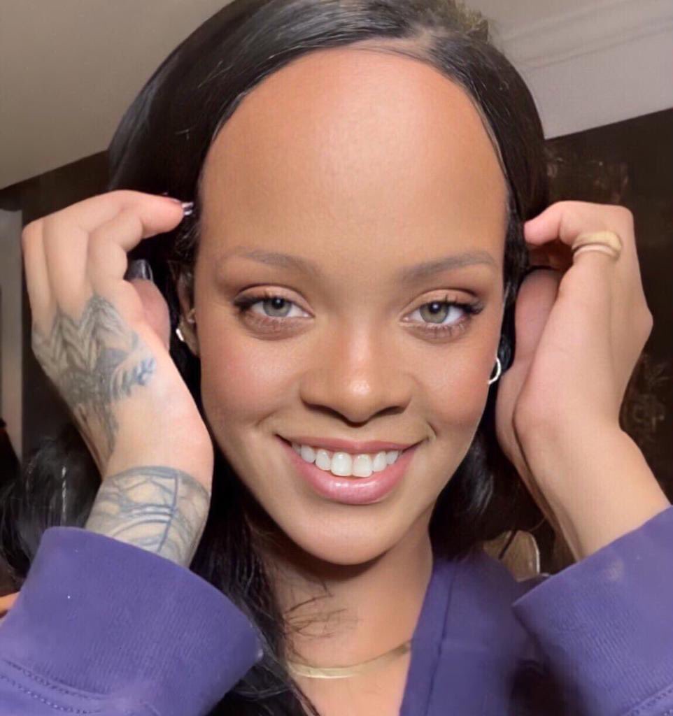 Rihanna Makeup Memes Rihanna's Vogue Cover: The Singer On Body Image,