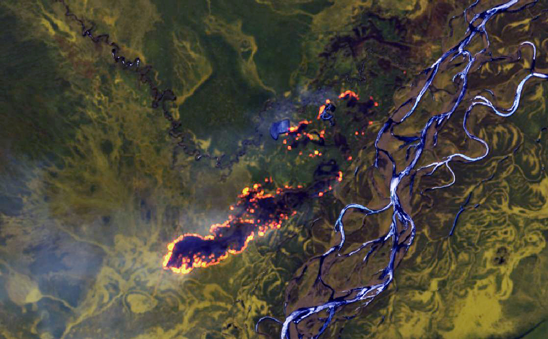 Na Sibiři se opět rozpoutalo inferno, hasiči kvůli koronaviru nestíhají ...