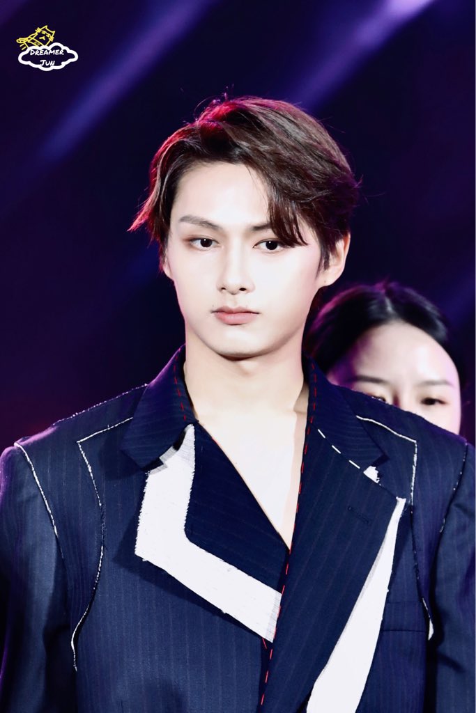 Dreamer_Jun on Twitter: "191117 come with my prince🐱🐱 #JUN #준 #문준휘 #文俊辉 #ジュン #SEVENTEEN #세븐틴 ...