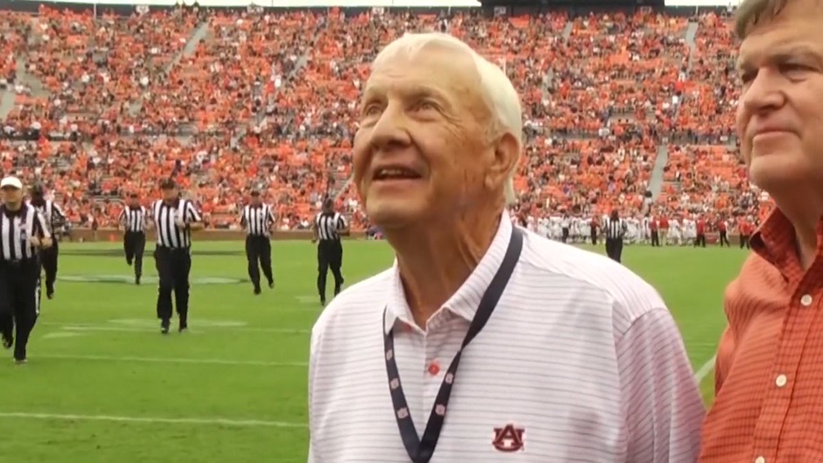Pat Dye Jr. releases statement on his father, Auburn legend Pat Dye ...