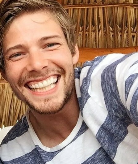 Hunter Parrish Smile