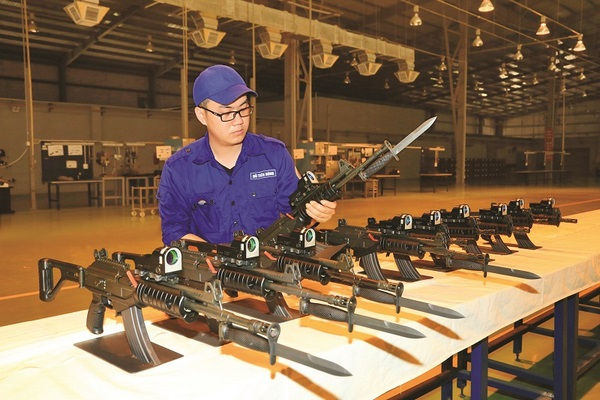 Lee Ann Quann on Twitter: ""Yes, mam!" Inside view of the production line for PKM of Factory ...