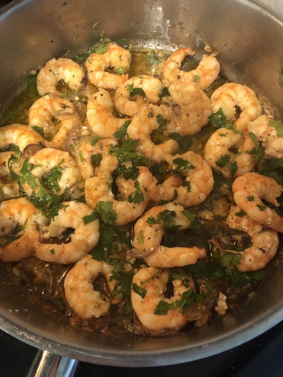 Camarones al mojo de ajo ?? aka garlic shrimp. Perfect with white rice ...