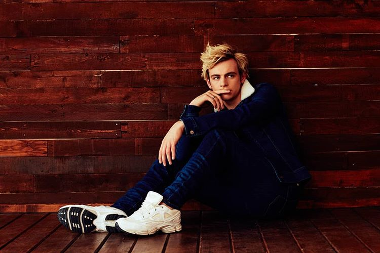 Ross Lynch Slippers Ross Shor Lynch (@ross_lynch) • Instagram Photos