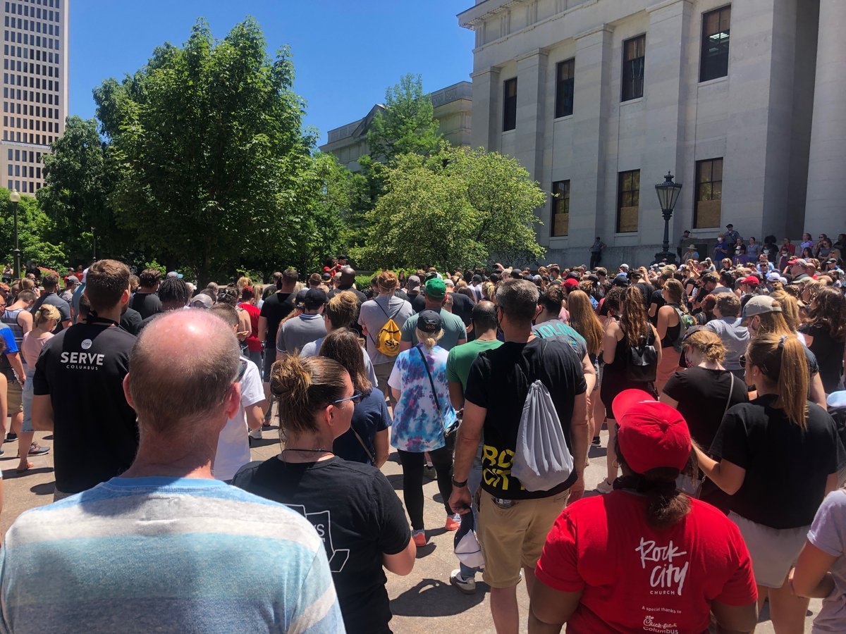 Protesters Ohio Statehouse : Protesters gather Ohio Statehouse march ...
