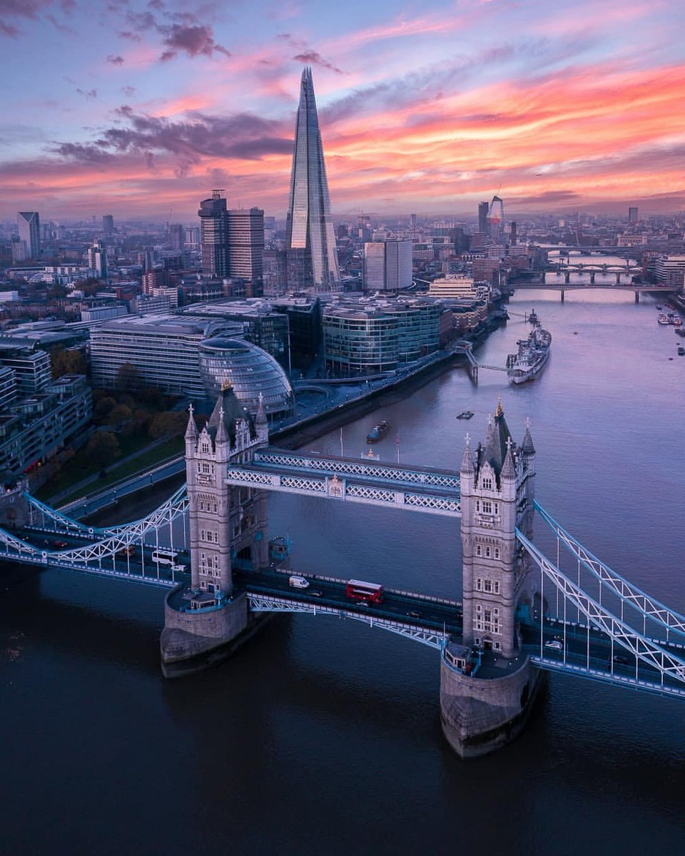 London Background Twitter
