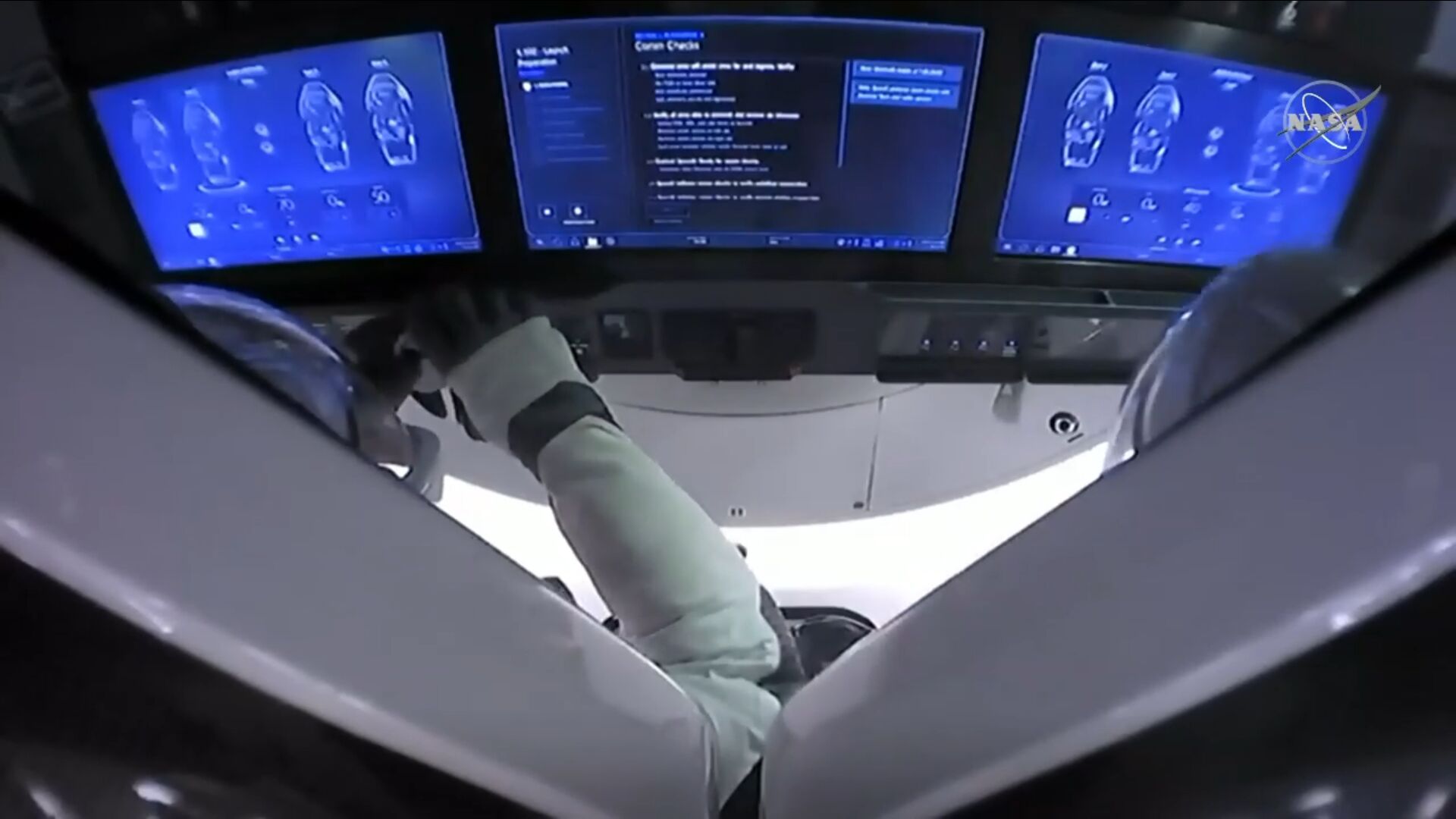 Spacex Dragon Cockpit