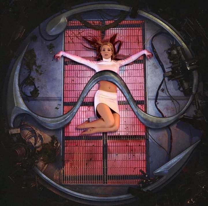 bombón asesino ت on Twitter: "Yo después de escuchar Mood Ring y Chromatica.…