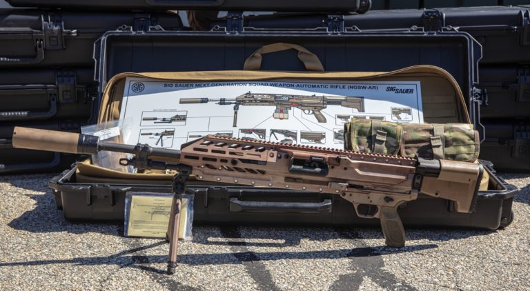 Vinod on Twitter: "Sig Sauer delivers NGSW systems to the #USArmy NGSW-AR light weight machine ...
