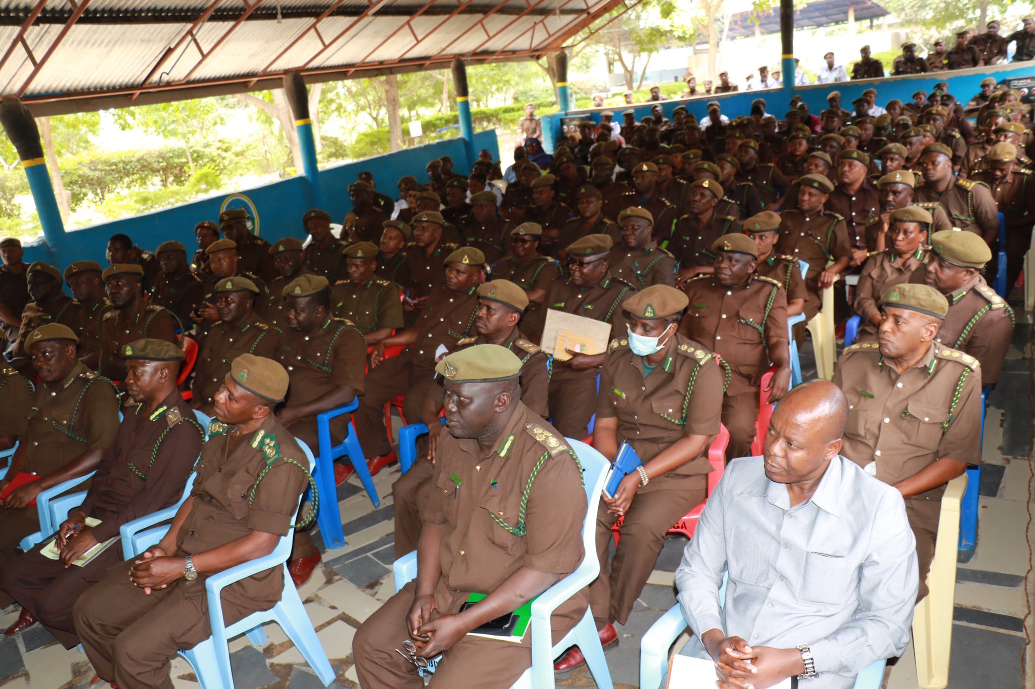 Haki Ngowi on Twitter: "Meja Jenerali Suleiman Mzee ambaye pia ni Kamishna Jenerali wa Magereza ...