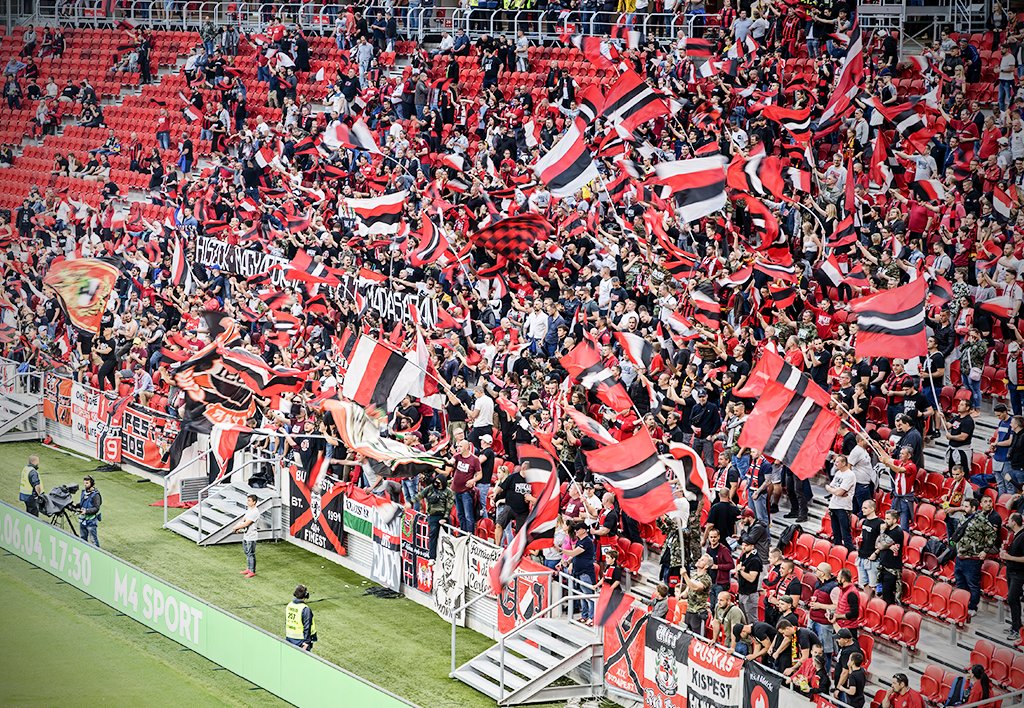 10,000 fans watched Budapest Honved win the Hungarian Cup on Wednesday ...