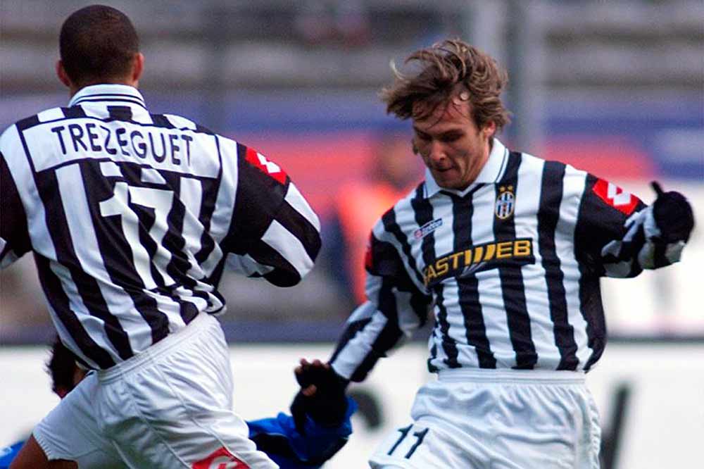 En la temporada 2001/02 la Serie A celebraba 100 años de existencia y ...