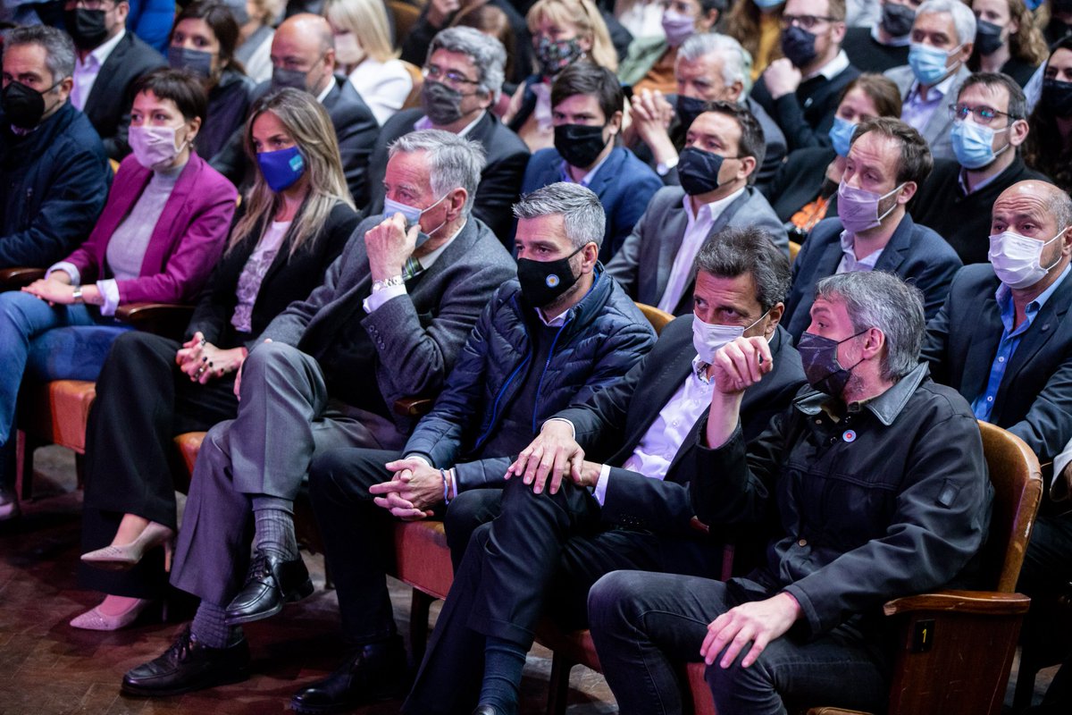 Daniel Gollan on Twitter: "Acompañé a @Kicillofok en la jura de los nuevos ministros y ...